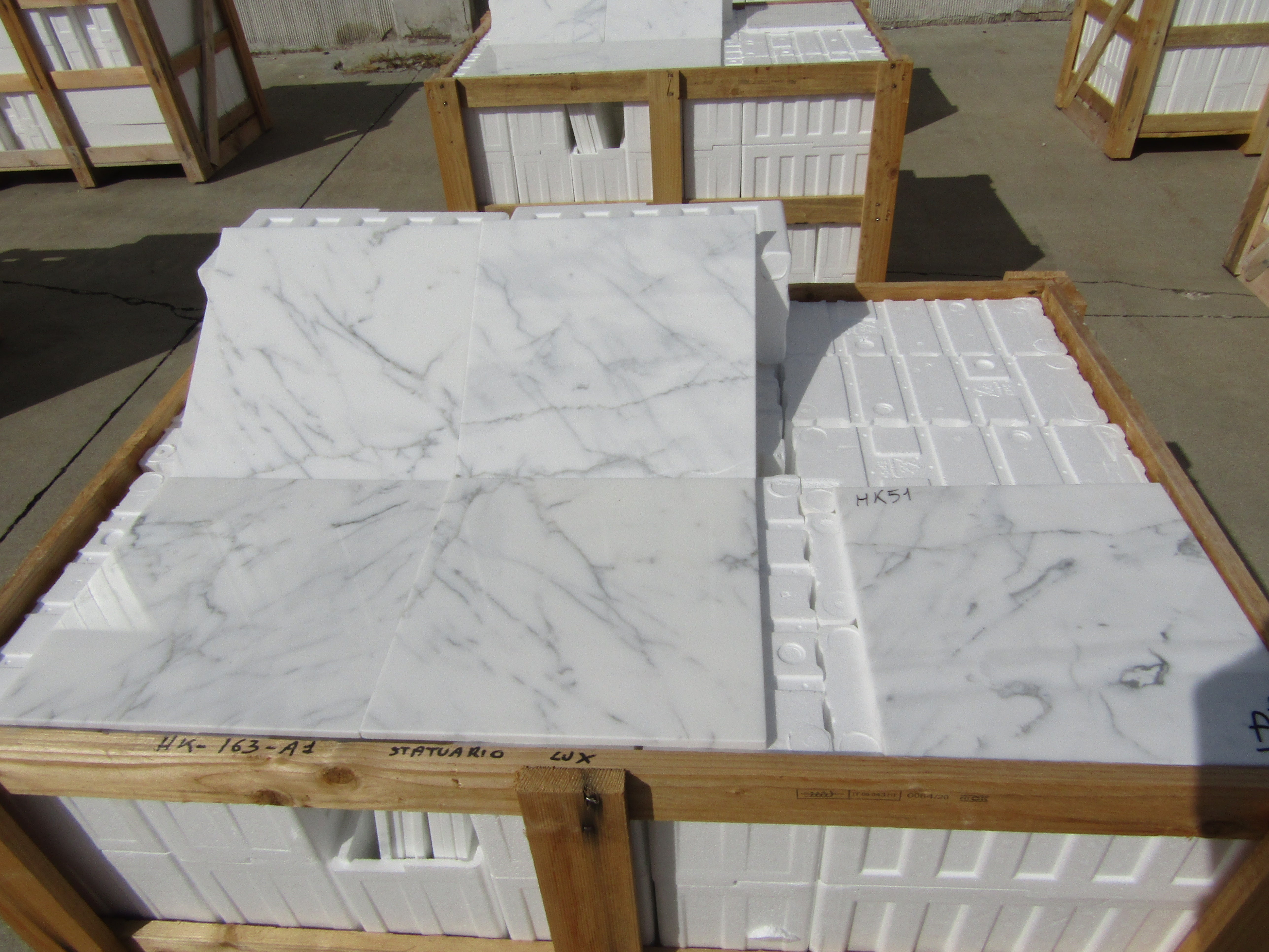 Statuario Venato Marble Tiles - Polished – Find Surfaces Ltd